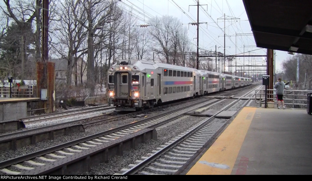 Train 7846 Stopping on Track 2